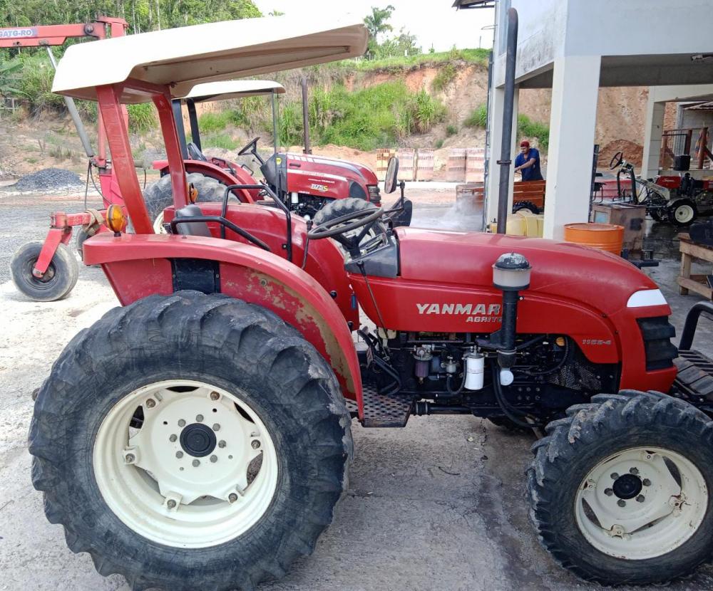 Trator 4x4 Yanmar Agritech 1155 motor 04 cilindros 55cv - Silva Tratores - Yanmar Agritech